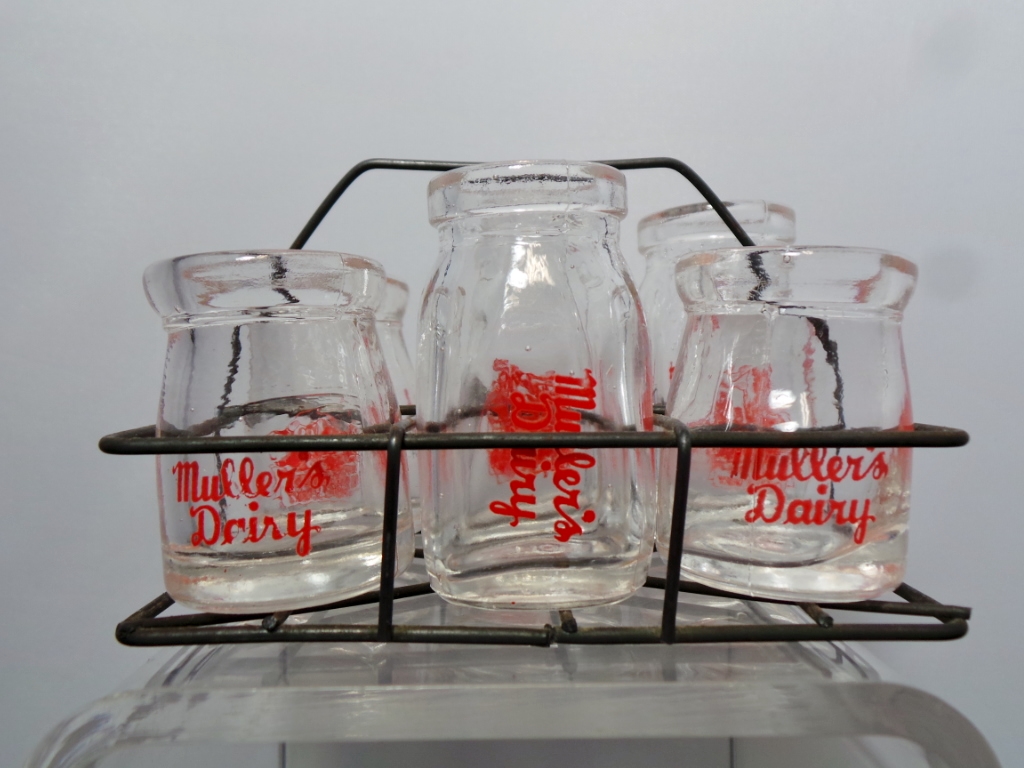 Muller's Dairy Rockford IL Miniature Creamer with Carrier - Discover ...