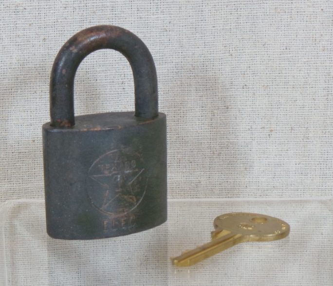 Texaco Padlock with Key ELEC Stamp Lock - Discover Studebaker's Vintage ...